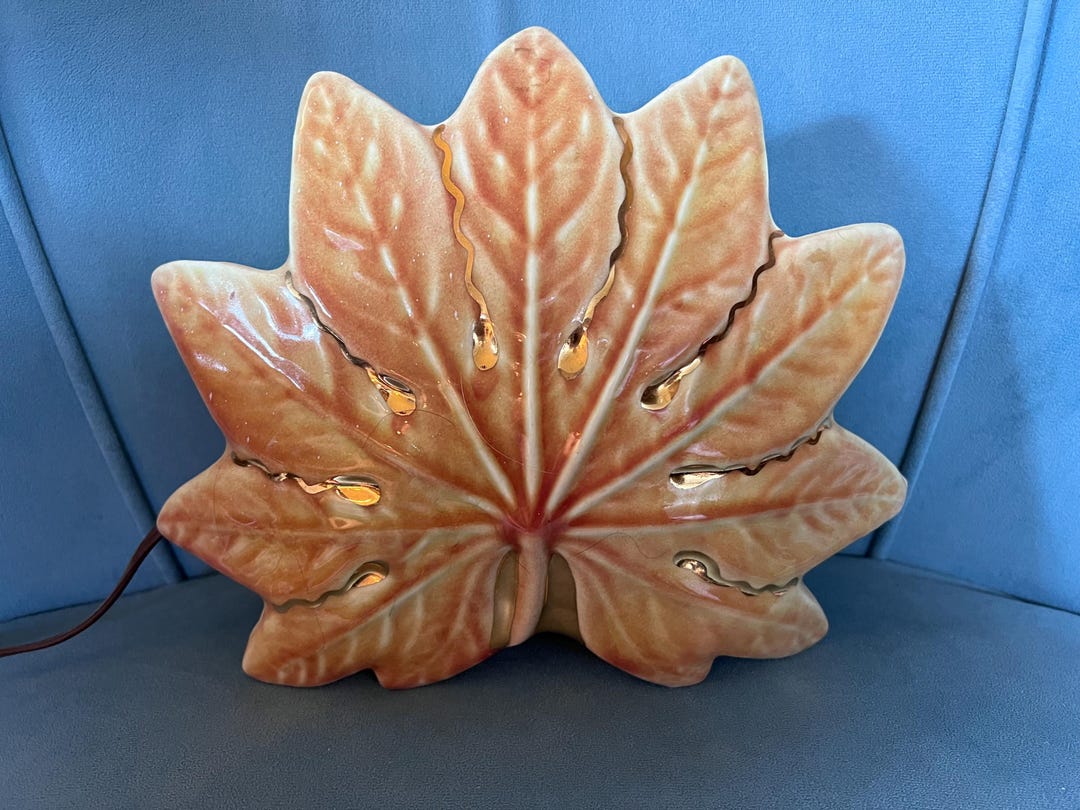 Mid Century Leaf TV Lamp - Etsy