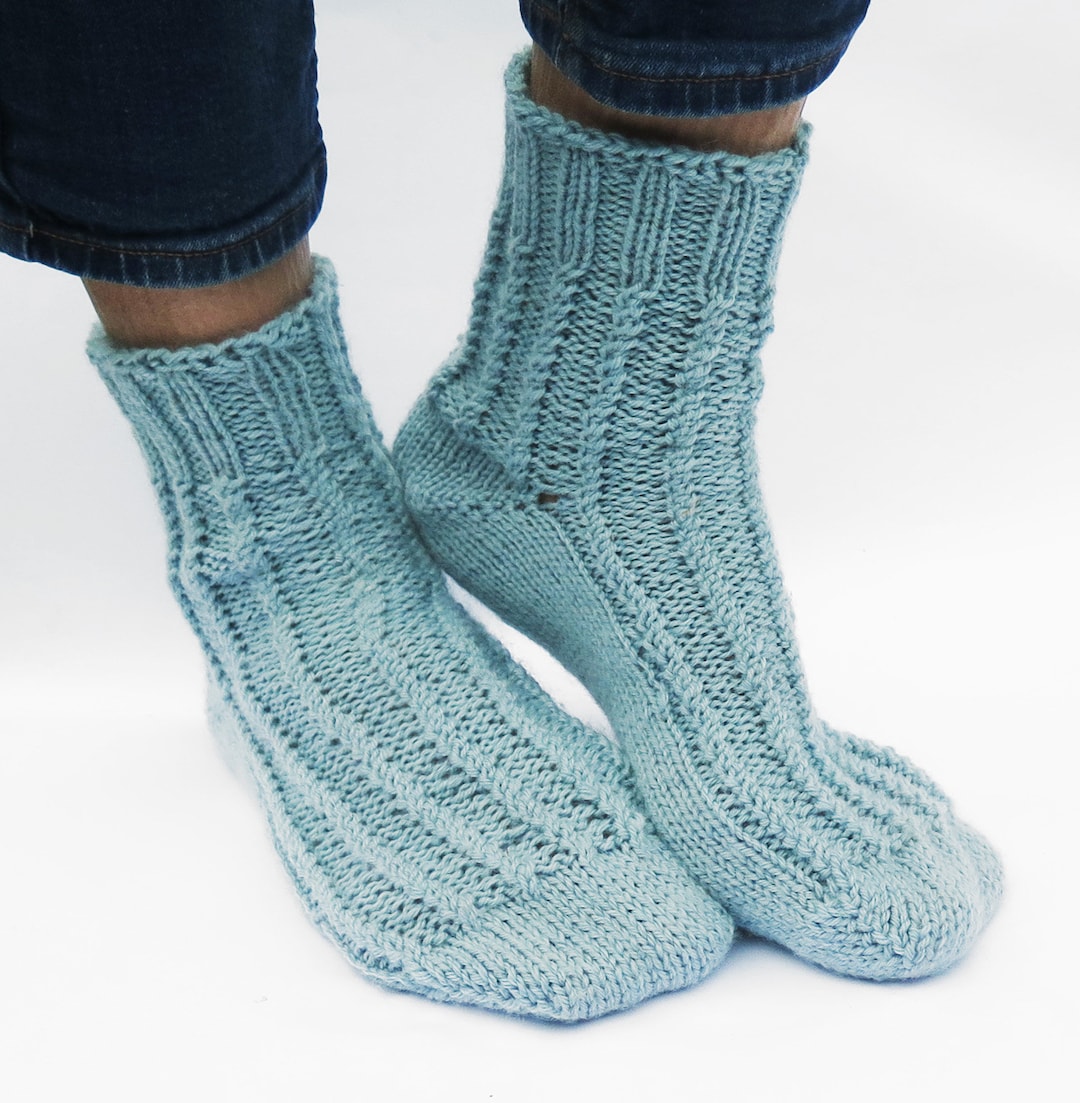 Toe up Seamless Sock Knitting Pattern for Adults, Twist Stitch, Loose ...