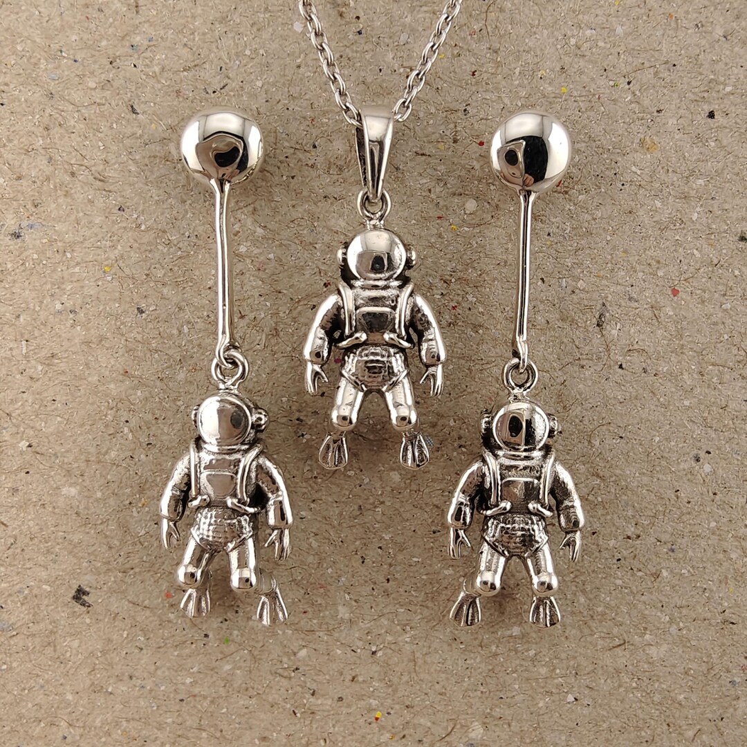Sterling Silver Sponge Diver Necklace: 3D Nautical Pendant, Vintage ...