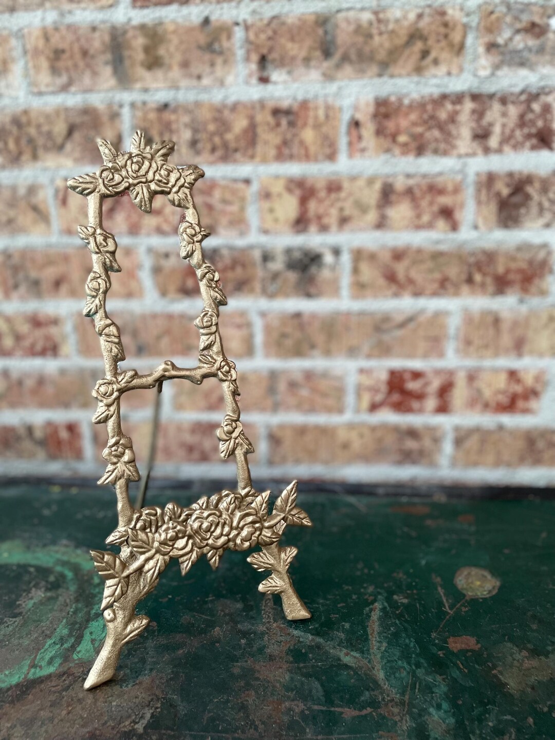 Ornate Easel Stand With Rose and Leaf Decoration, Golden and Green ...