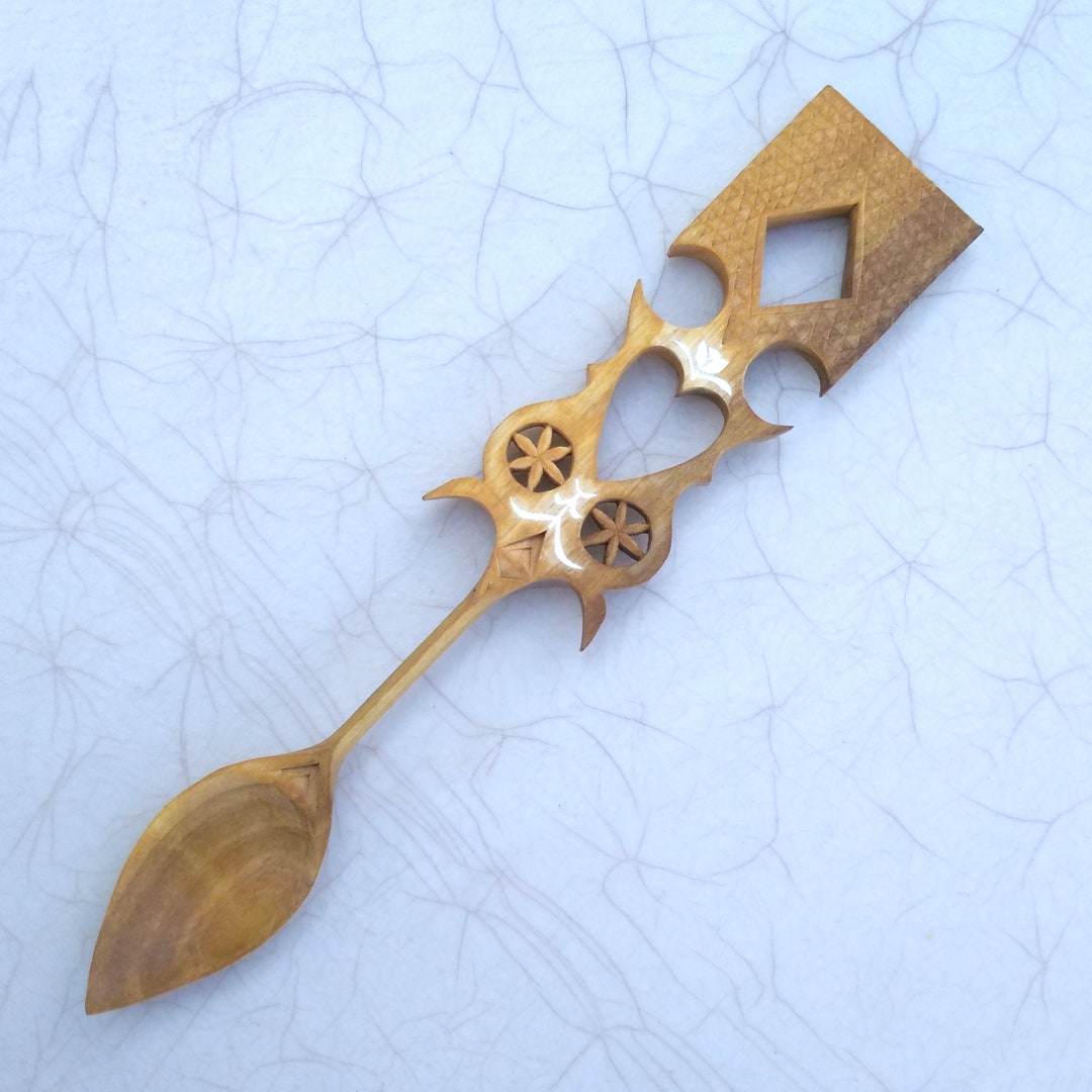 Hand Carved Wood Welsh Lovespoon Ffyniant Trwy Gariad Wedding ...