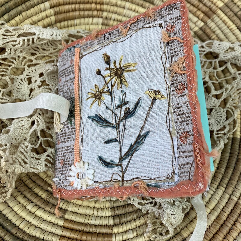 StitchesbyJulia - Etsy