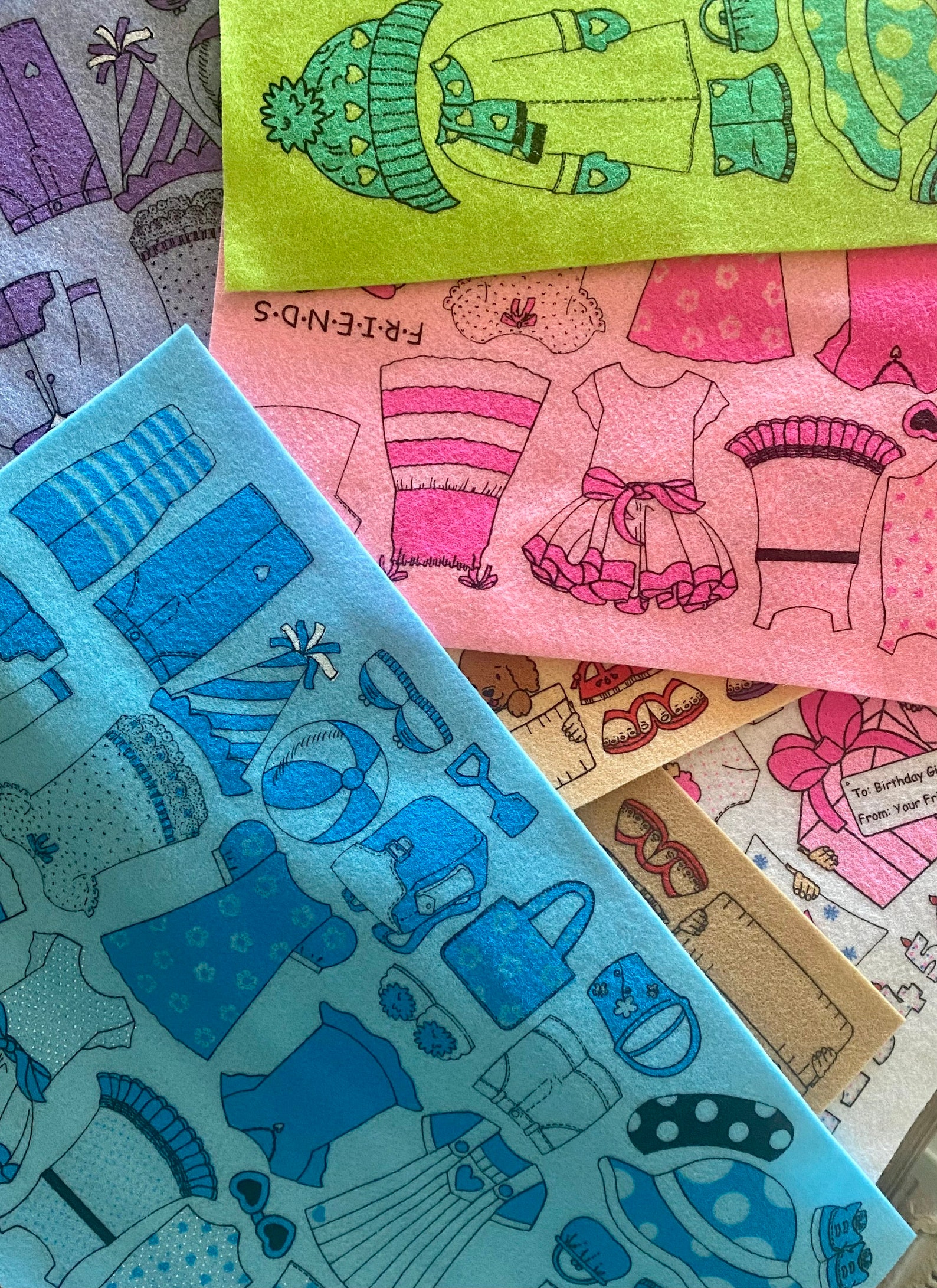 Best Friends Felt Board / Flannel Board Set. Includes 8 Girls to Dress ...