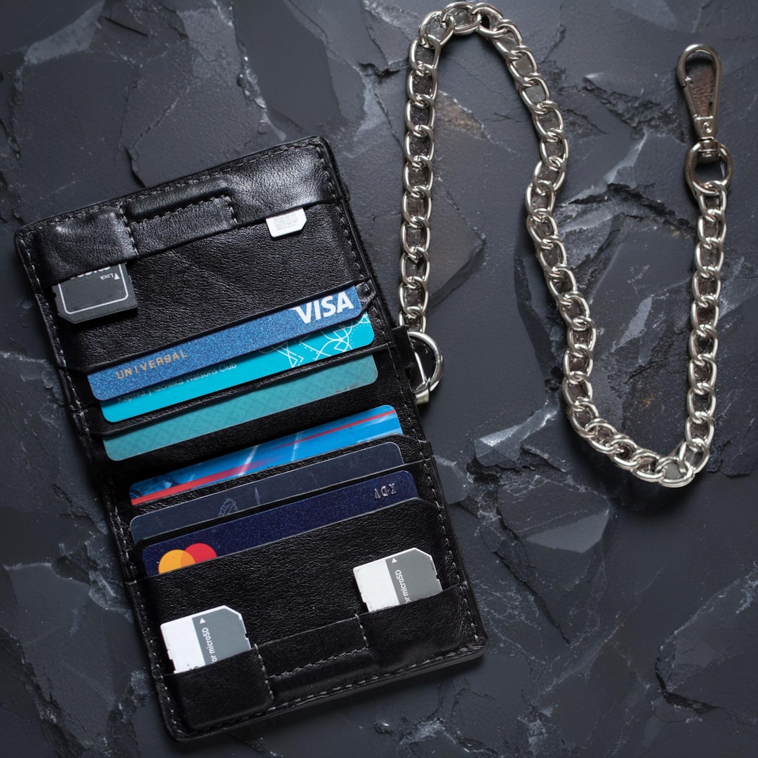 Handcrafted Leather Chain Wallet for Men – Personalized Magnetic Bifold ...