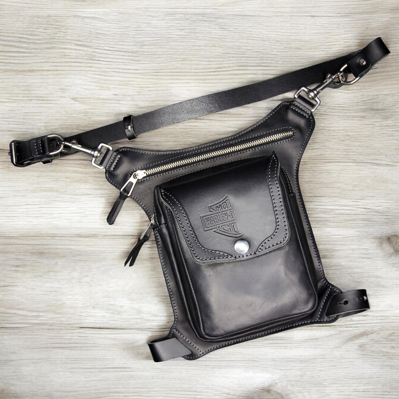 Personalized Leather Thigh Bag, Customizable Leg Pouch, Travel-friendly ...