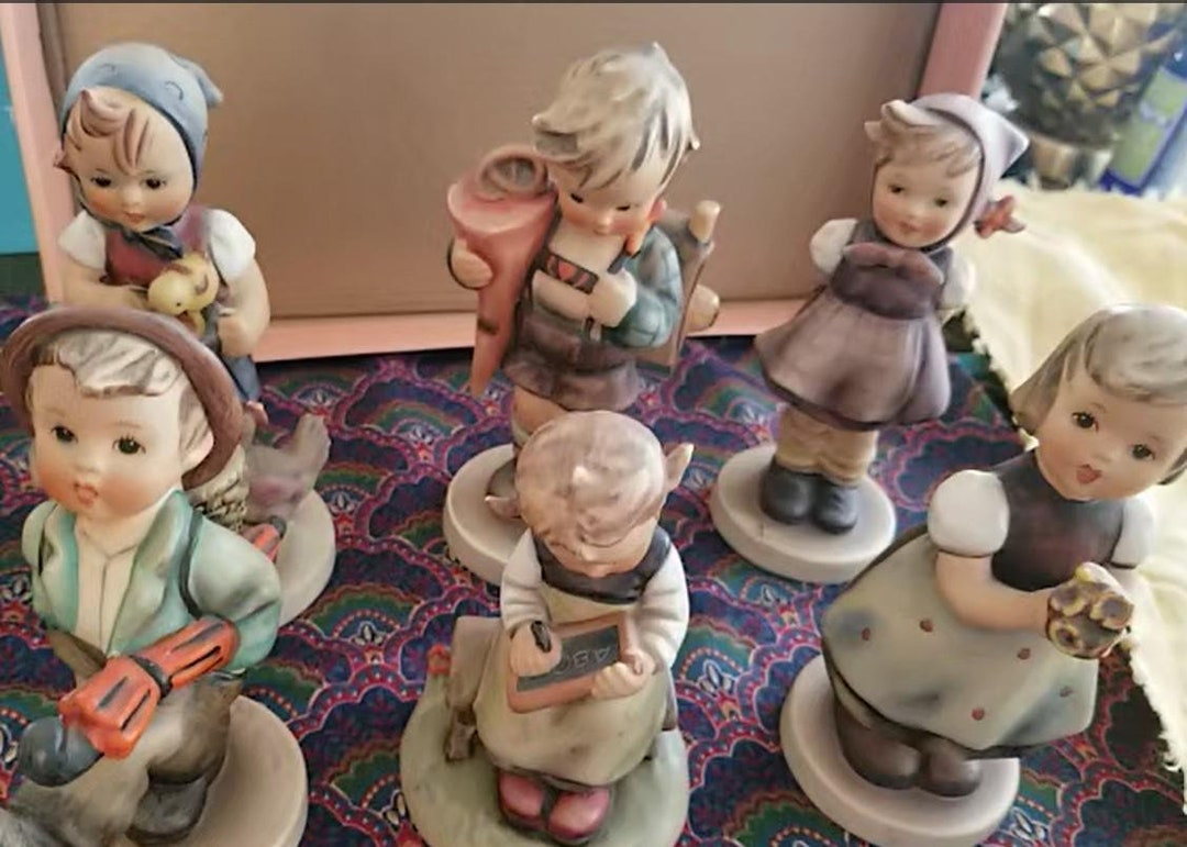Set of 6 Collectable Vintage Hummels Figurines & Hummel Book - Etsy