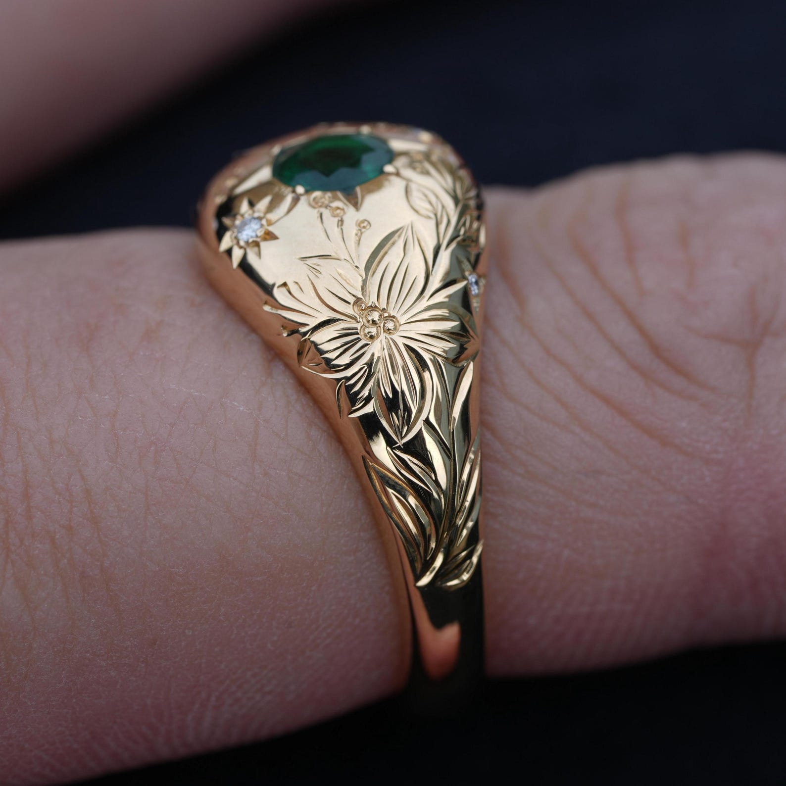 18K Gold Emerald Signet Ring, Hand-engraved Floral Design - Etsy