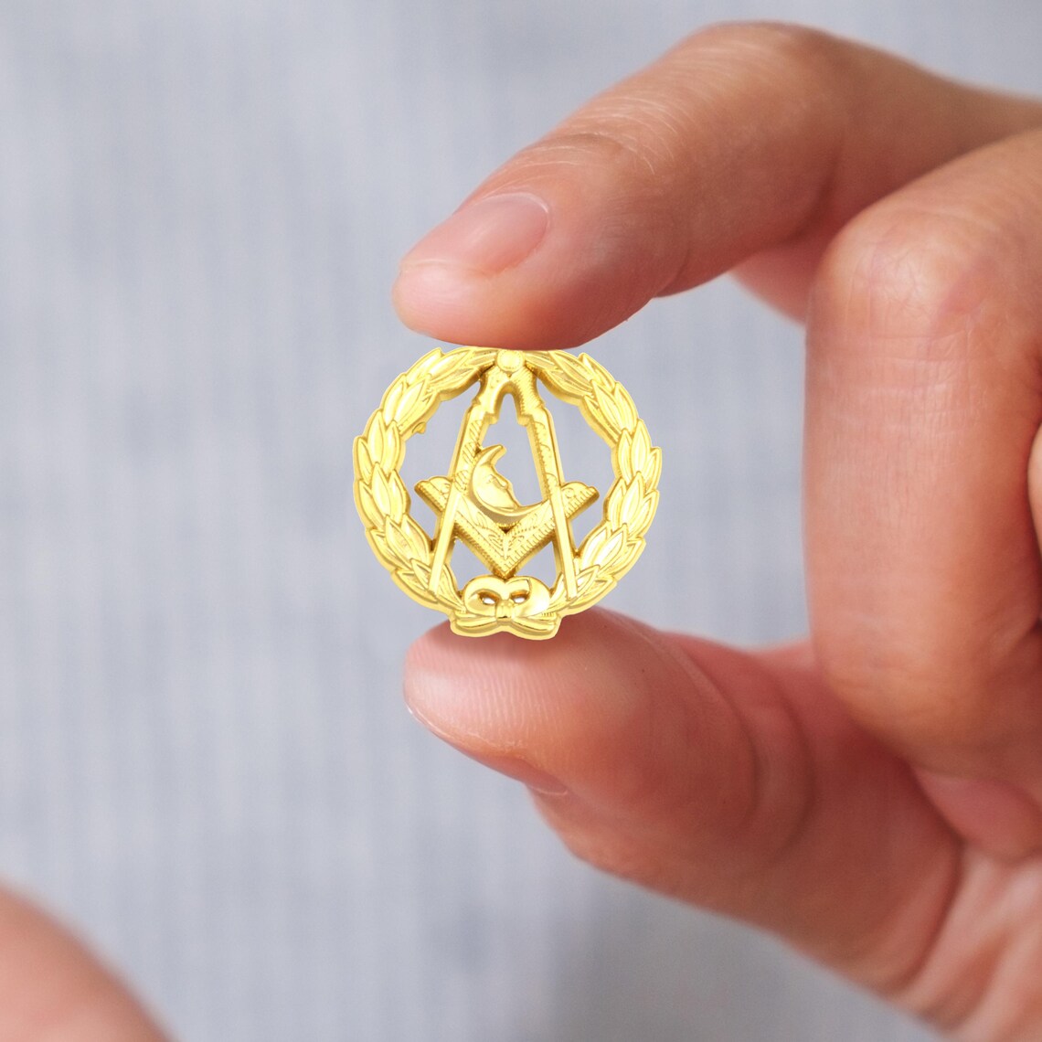 Wreathed Junior Deacon Moon Masonic Lapel Pin - Gold - 1.25 Inch ...