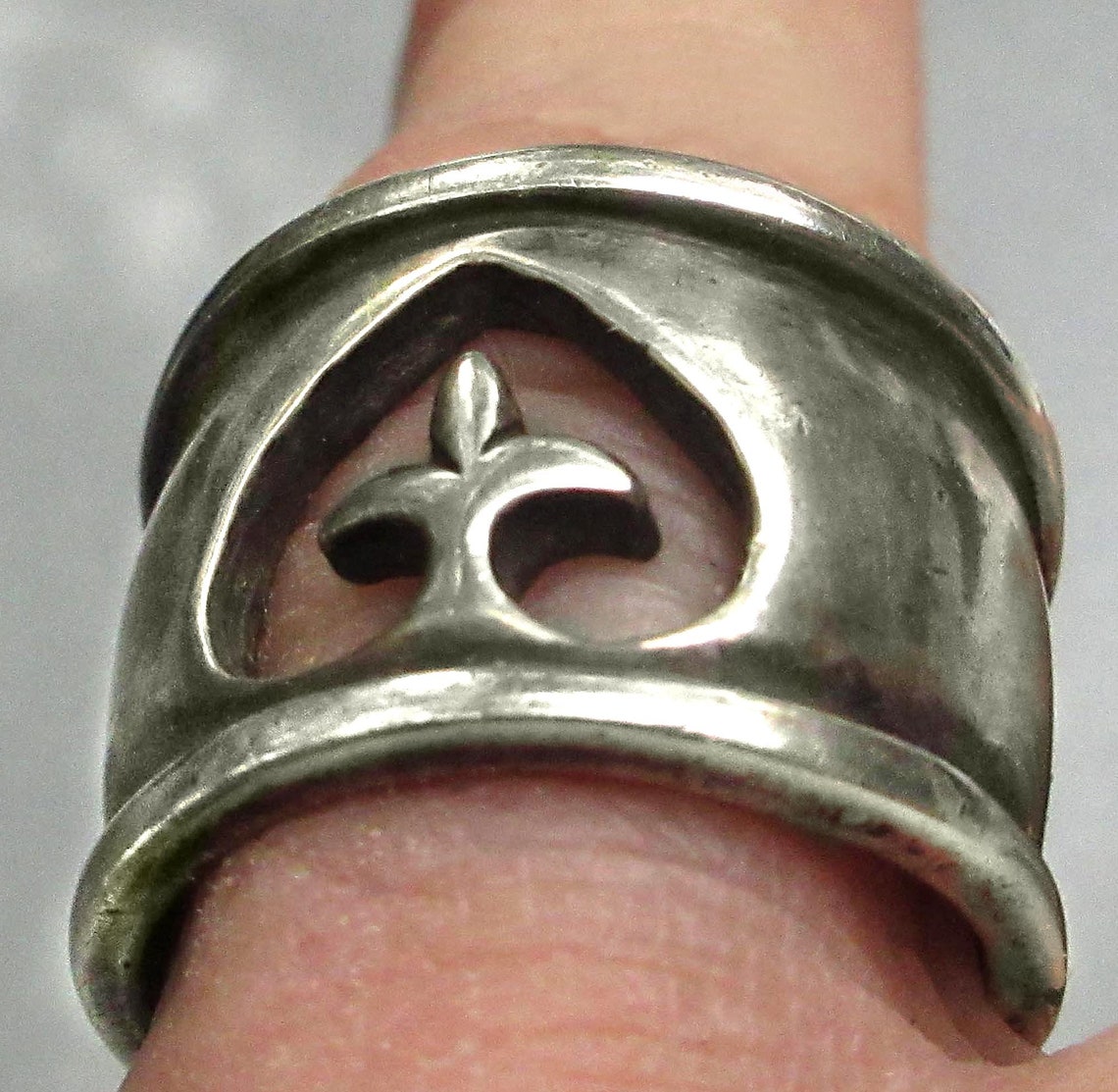 Unisex Sterling MCM Ring: Bold Fleur De Lys Design - Etsy