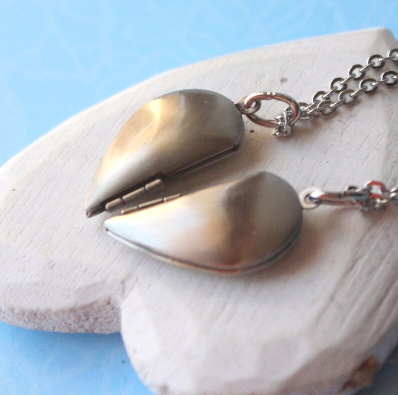 TWO heart lockets a PAIR Best friend lockets antiqued silver | Etsy