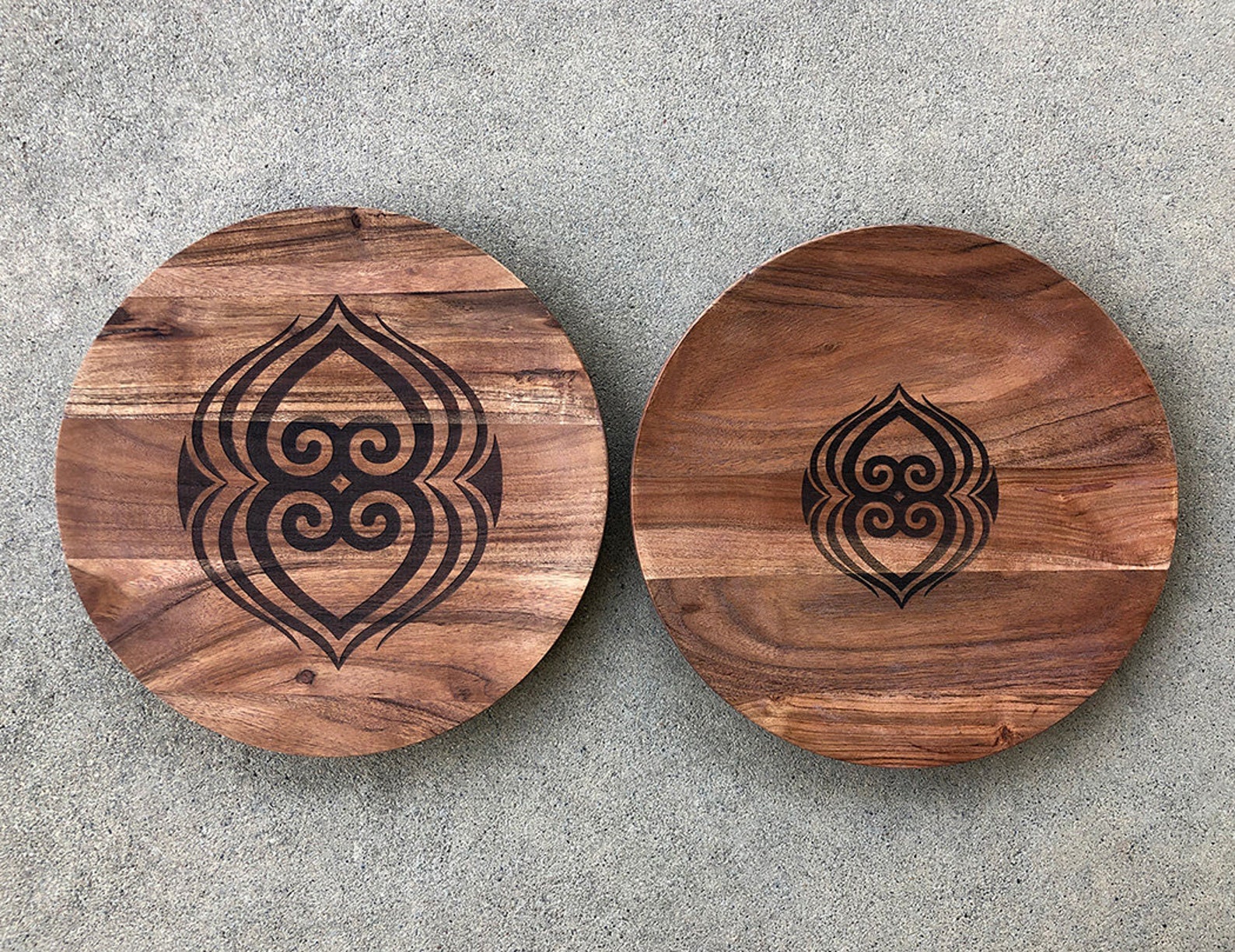 Plater/server/tray - Acadia Wood - African Adinkra Symbols: Asase Ye ...