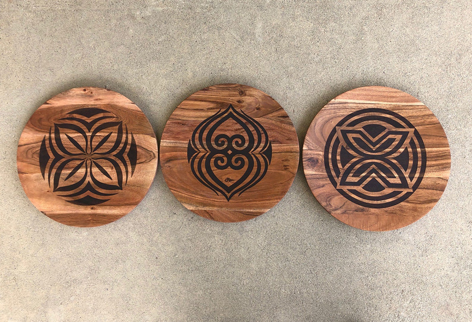 Plater/server/tray - Acadia Wood - African Adinkra Symbols: Asase Ye ...