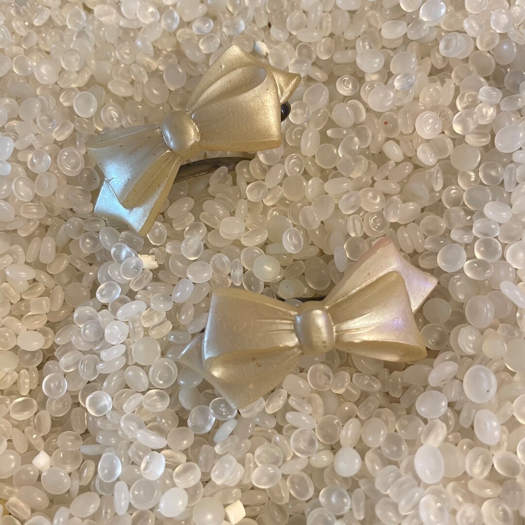 Vintage Barrette , Soft White Bows, Pearly Finish, White Barrettes ...