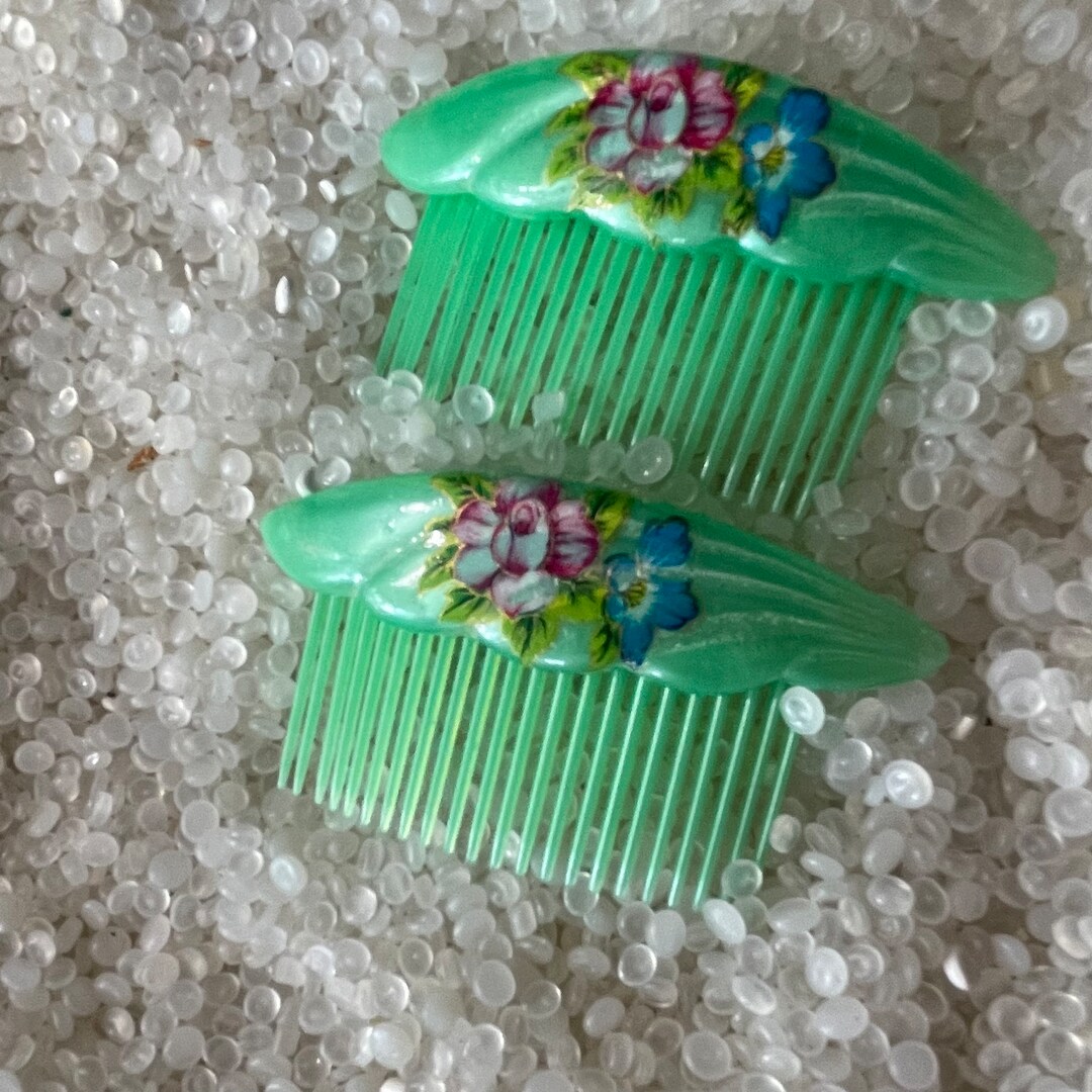 Vintage Combs , Rare Pair, Green Combs , Kelly Green , Vintage Green ...