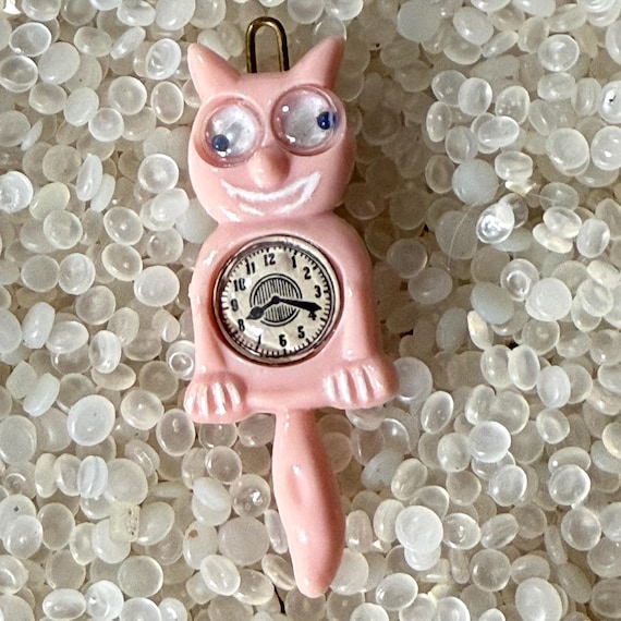 vintage Barrette, Cat pendulum clock, cat clock, pink… - Gem
