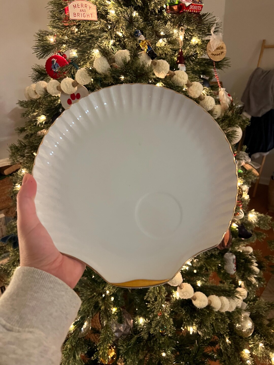 Clam Shell Appetizer Plates W Cup Rests White China W Gold Rim From ...