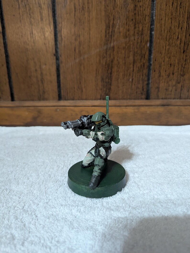 Masked Halo UNSC Marine Figurine Custom Hand Painted - Kneeling Pose ...