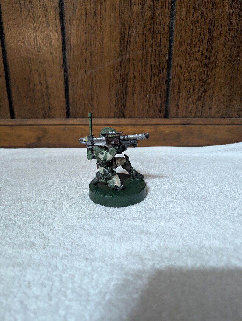 Masked Halo UNSC Marine Figurine Custom Hand Painted - Kneeling Pose ...