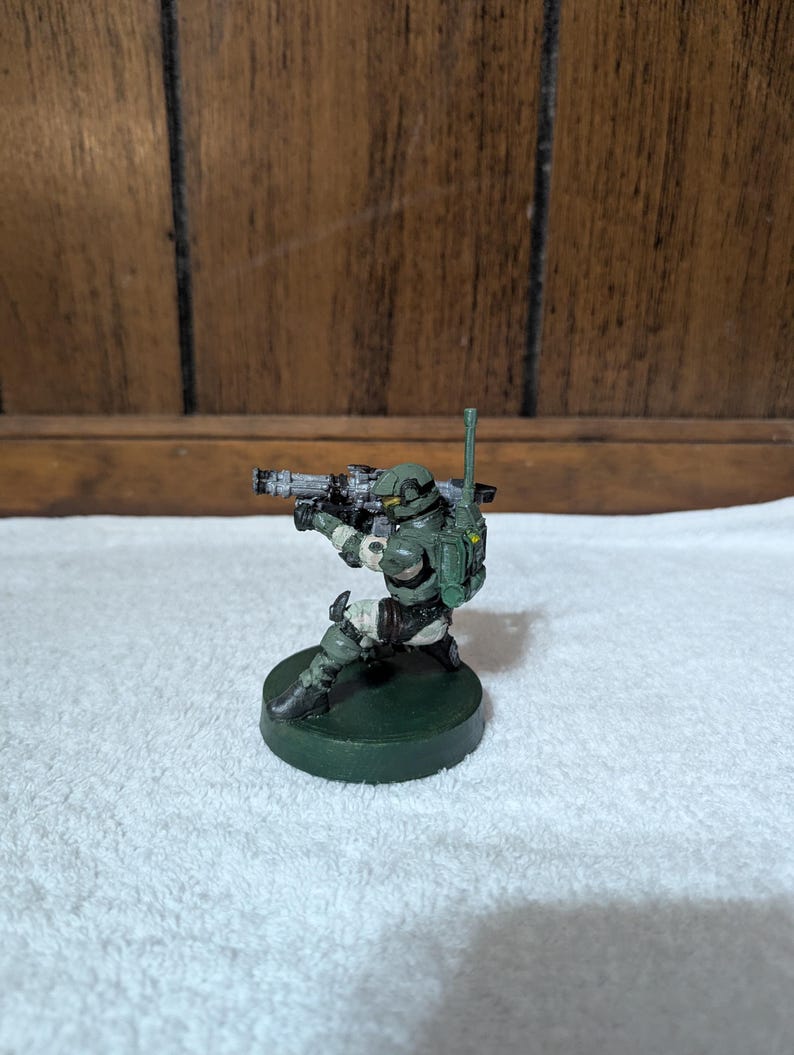 Masked Halo UNSC Marine Figurine Custom Hand Painted - Kneeling Pose ...