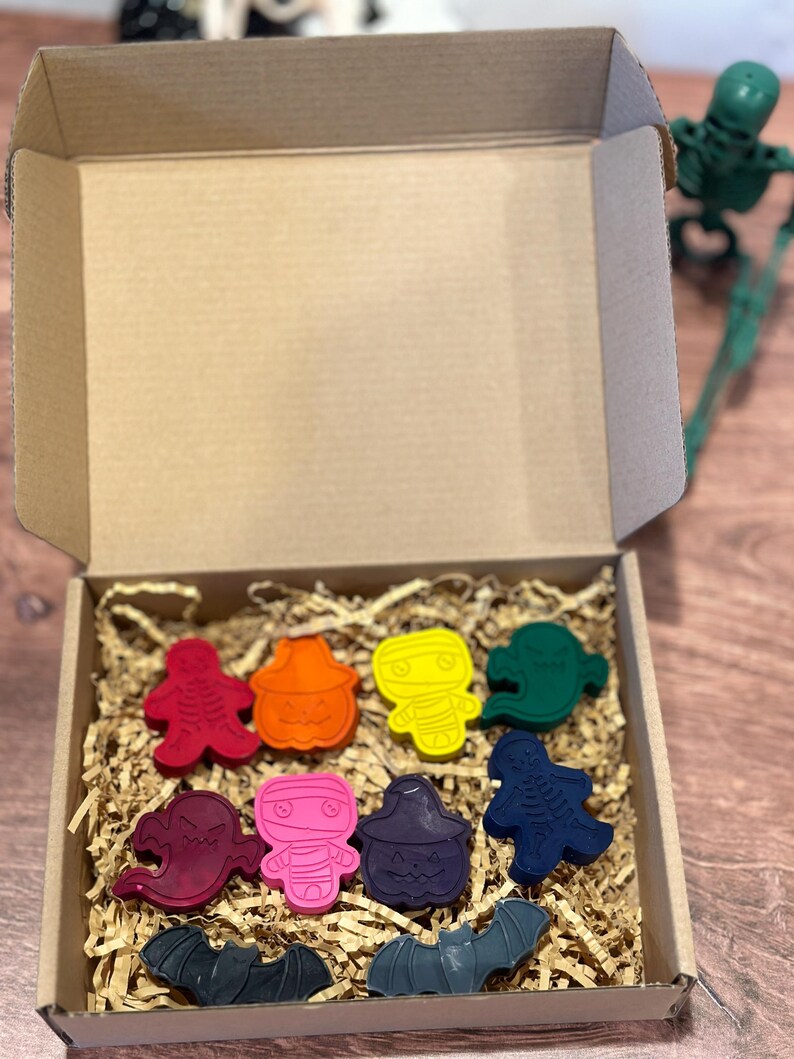 Jumbo Halloween Crayon Gift Set - Custom Made Trick or Treat Halloween ...