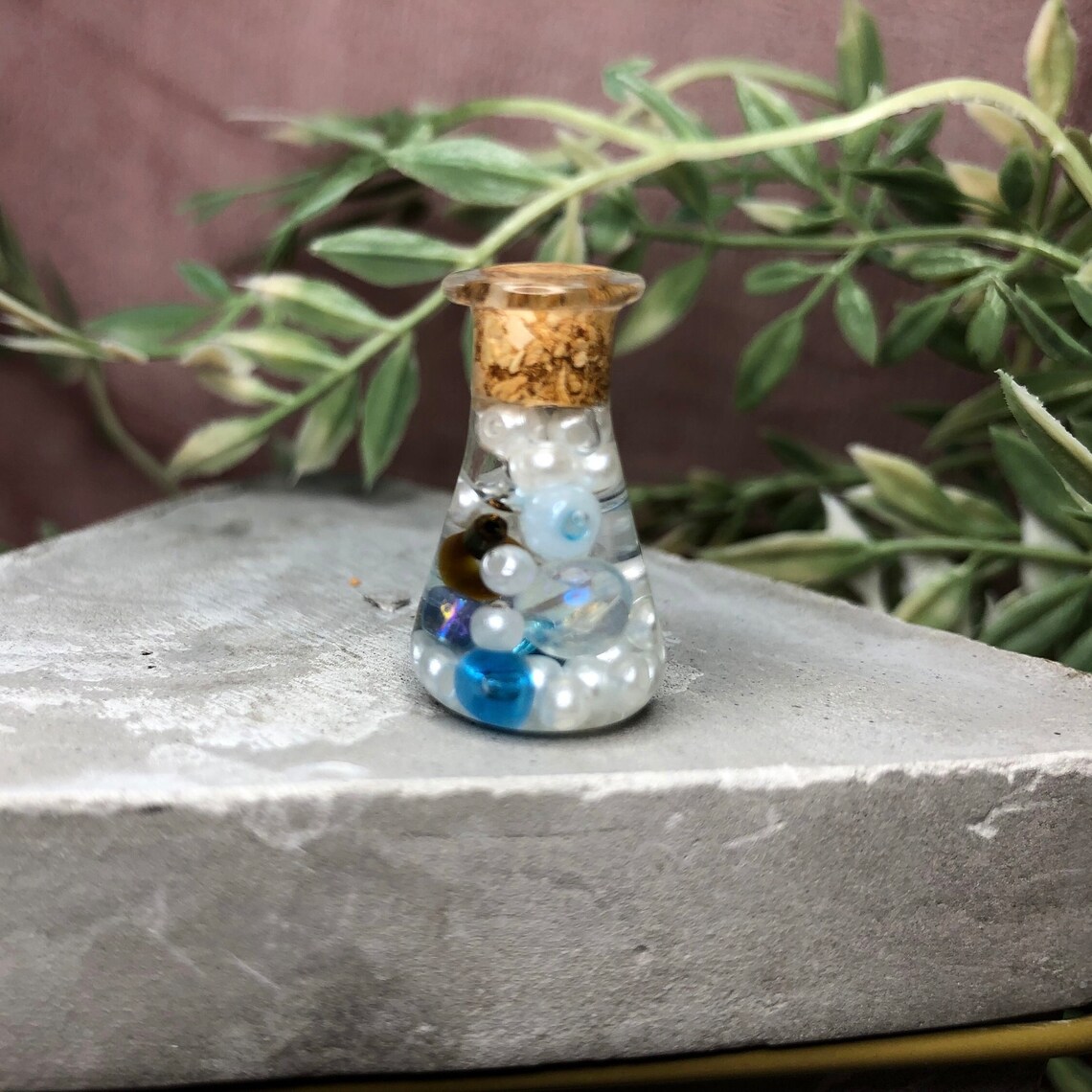 Miniature Beaker, Liquid Filled Potion Shaker - Etsy