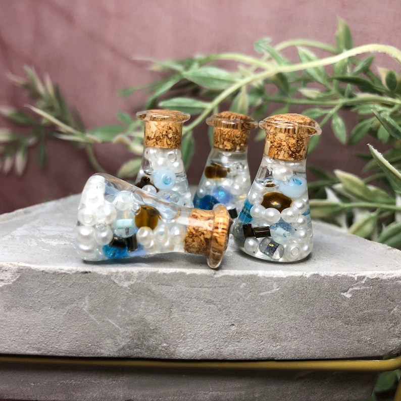Miniature Beaker, Liquid Filled Potion Shaker - Etsy