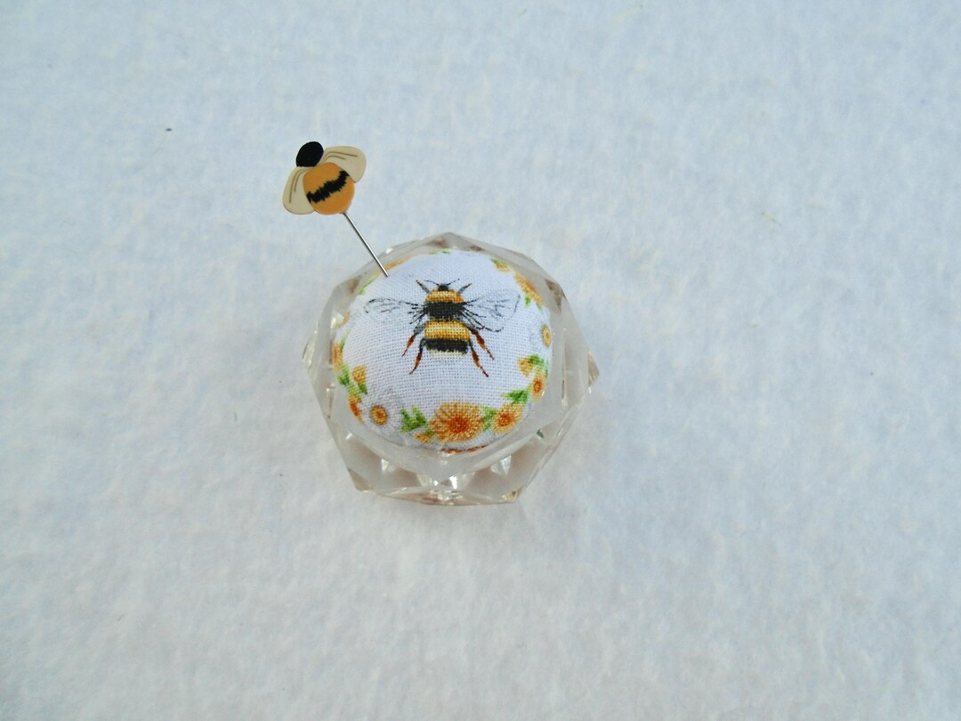 Bee Pin Cushion / Salt Cellar Pin Cushion / Bumble Bee Pincushion - Etsy