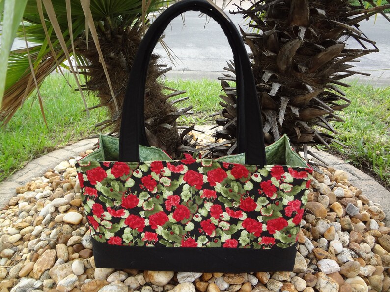 Red Geranium Tote Bag / Floral Quilted Bag / Geraniums and - Etsy