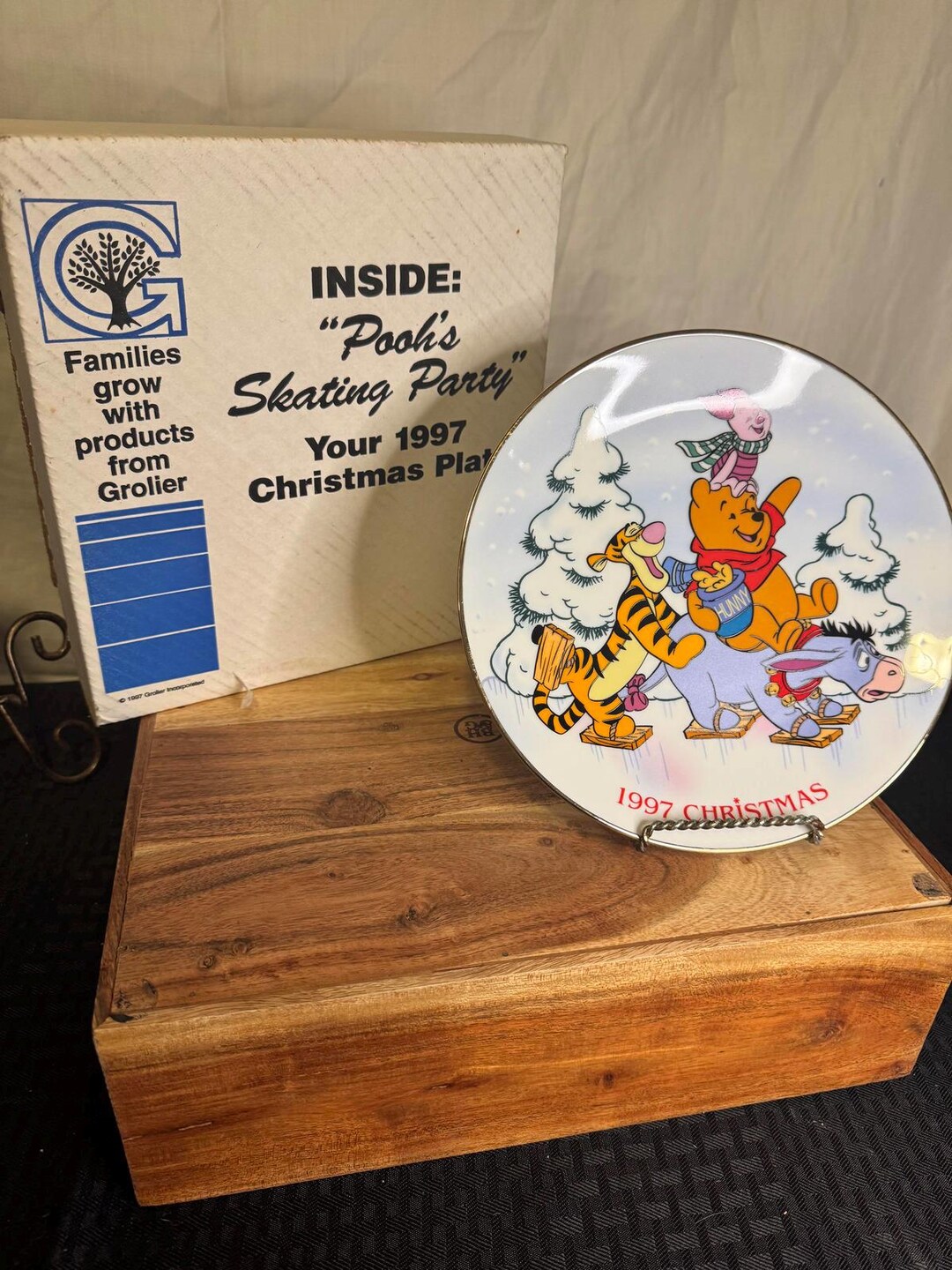 1997 Disney Pooh Skating Party Christmas Plate - Etsy
