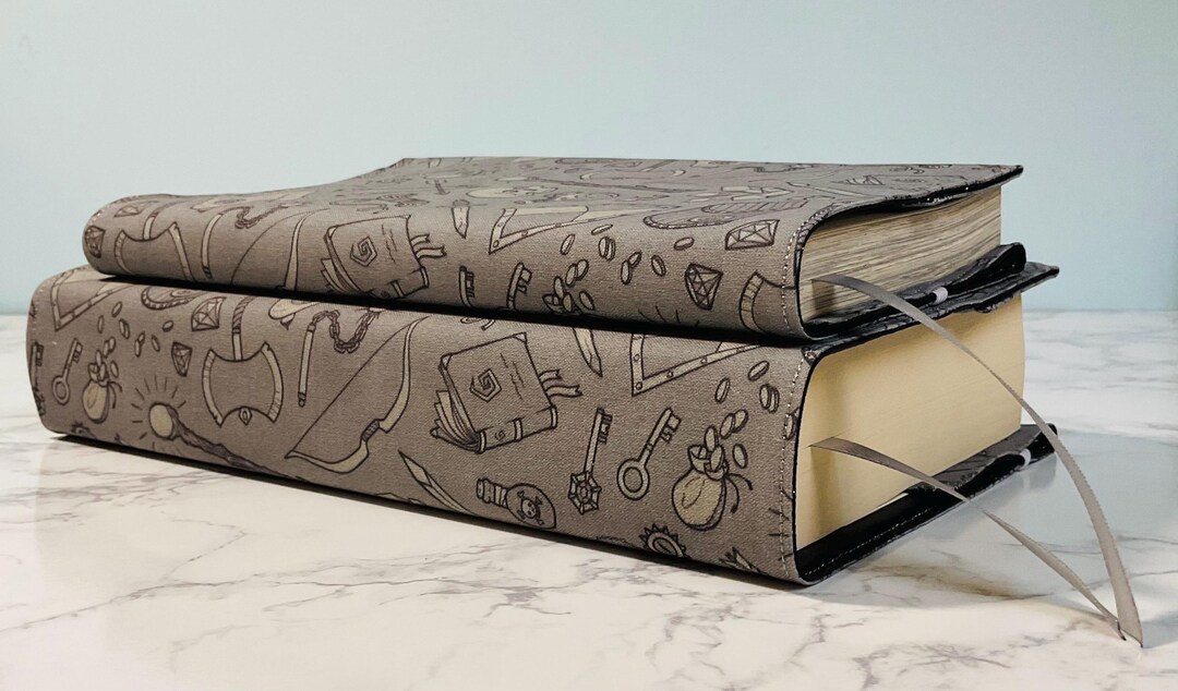 DND Loot & Weapons Adjustable Book Covers-adjustable Book Dust Jacket ...