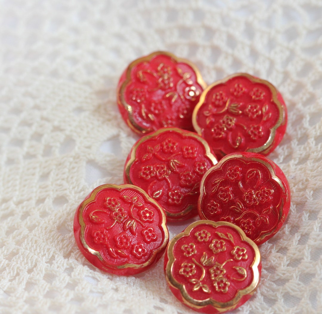 Vintage Buttons / La Mode Glass Shanks / Gold Painted Exotic Oriental ...