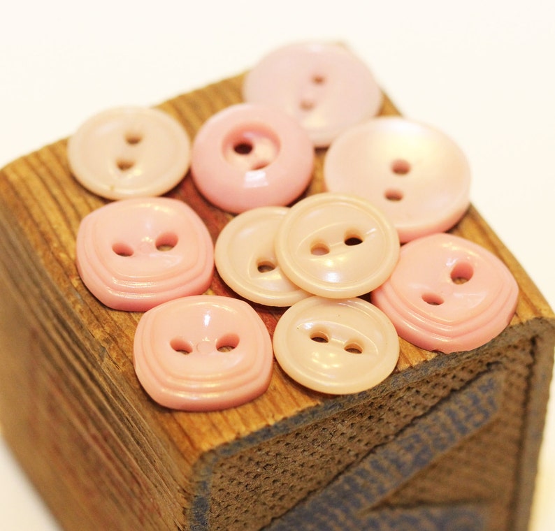 Pretty Shades of Baby Pinks Vintage Buttons Assortment 10 - Etsy