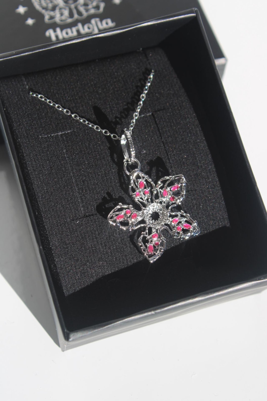 Monster Inspired Necklace, Demogorgon Style Pendant, Sci-fi Horror Fan ...