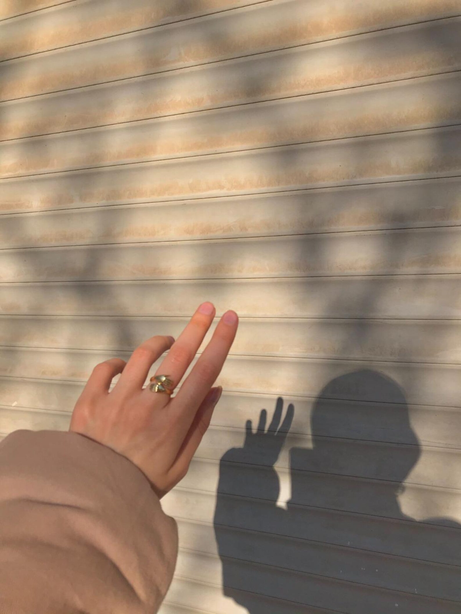 Adjustable GOLD HUGGİNG Ring, HUGGİNG Hands Ring, Gold Hug Ring - Etsy
