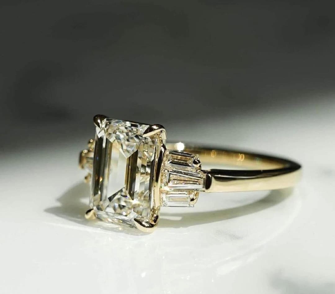 Luxury Emerald Moissanite Engagement Ring - Diamond Ring - Solitaire ...