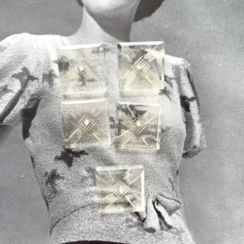 Vintage Lucite Buttons. - Etsy