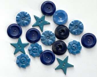 26 Vintage Blue Plastic Buttons - Etsy