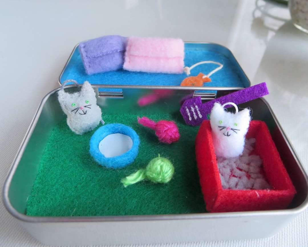 Cat Altoid Tin Miniature Felt Stuffed Animal Playset With Two Tiny Cats ...