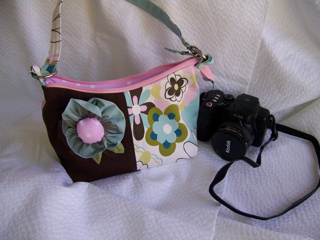 SALE Camera Case Medium Size With Extra Pockets for Batteries and SD ...