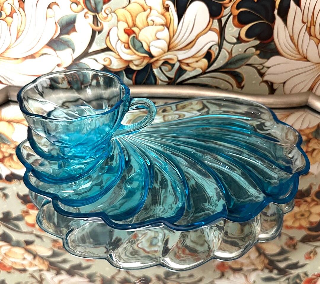 Hazel Atlas Capri Blue Seashell Snack Sets (4 Cups & 4 Snack Trays) - Etsy