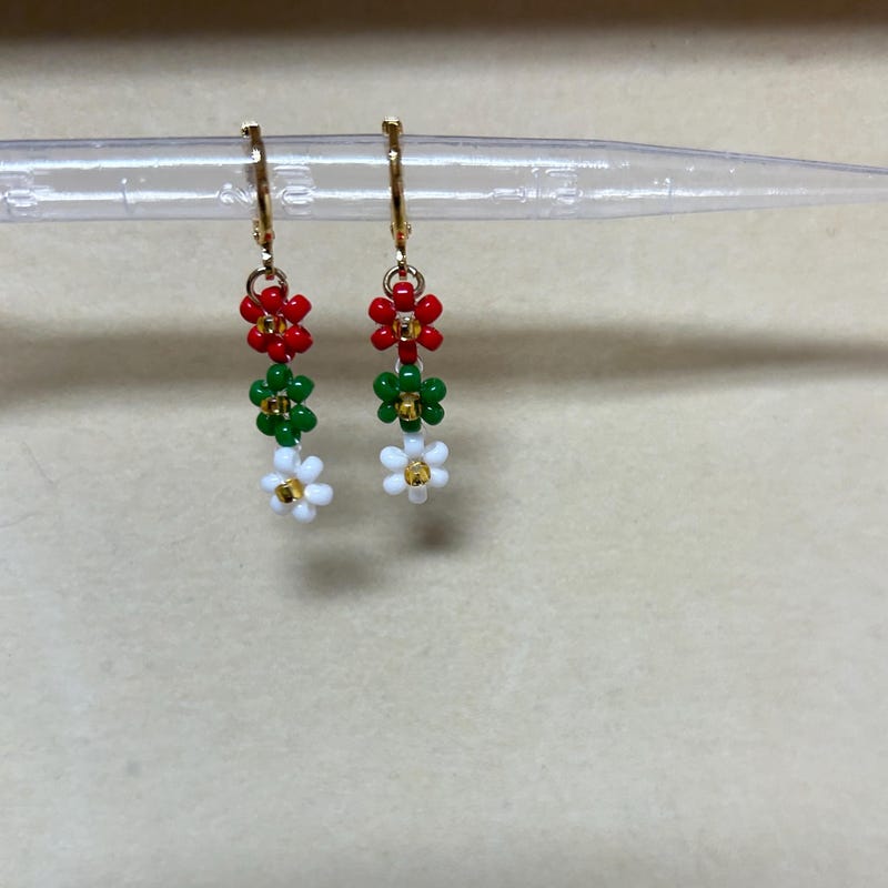 Daisy Beaded Earrings - Etsy