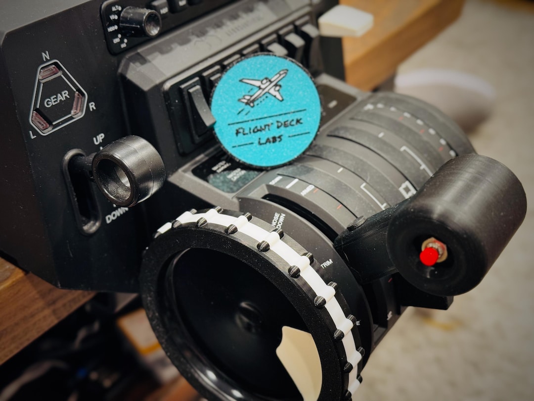 Honeycomb Bravo Trim Wheel Cover: General Aviation Style, Custom Colors ...