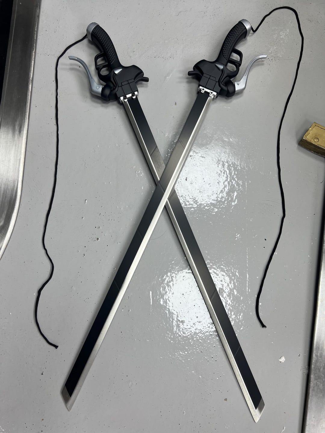 Steel Anti Titan Attack Blade Sword Cutter Cloak Bag Key Cosplay Metal ...
