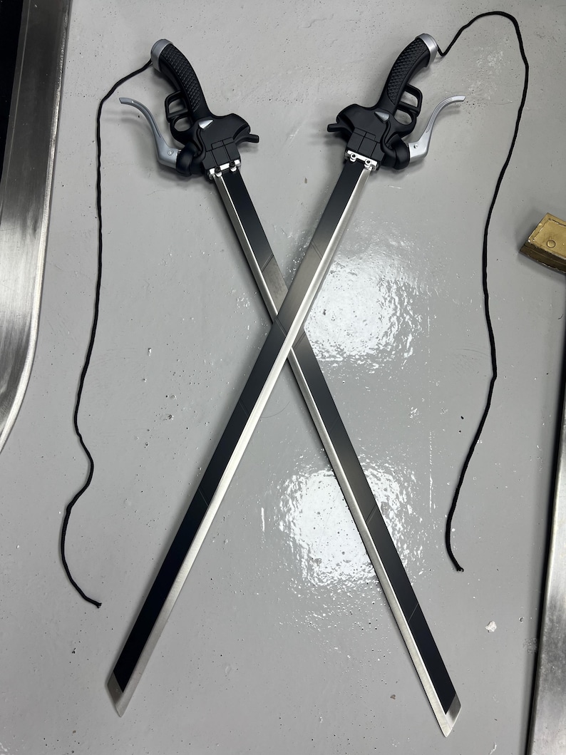 Steel Anti Titan Attack Blade Sword Cutter Cloak Bag Key Cosplay Metal ...