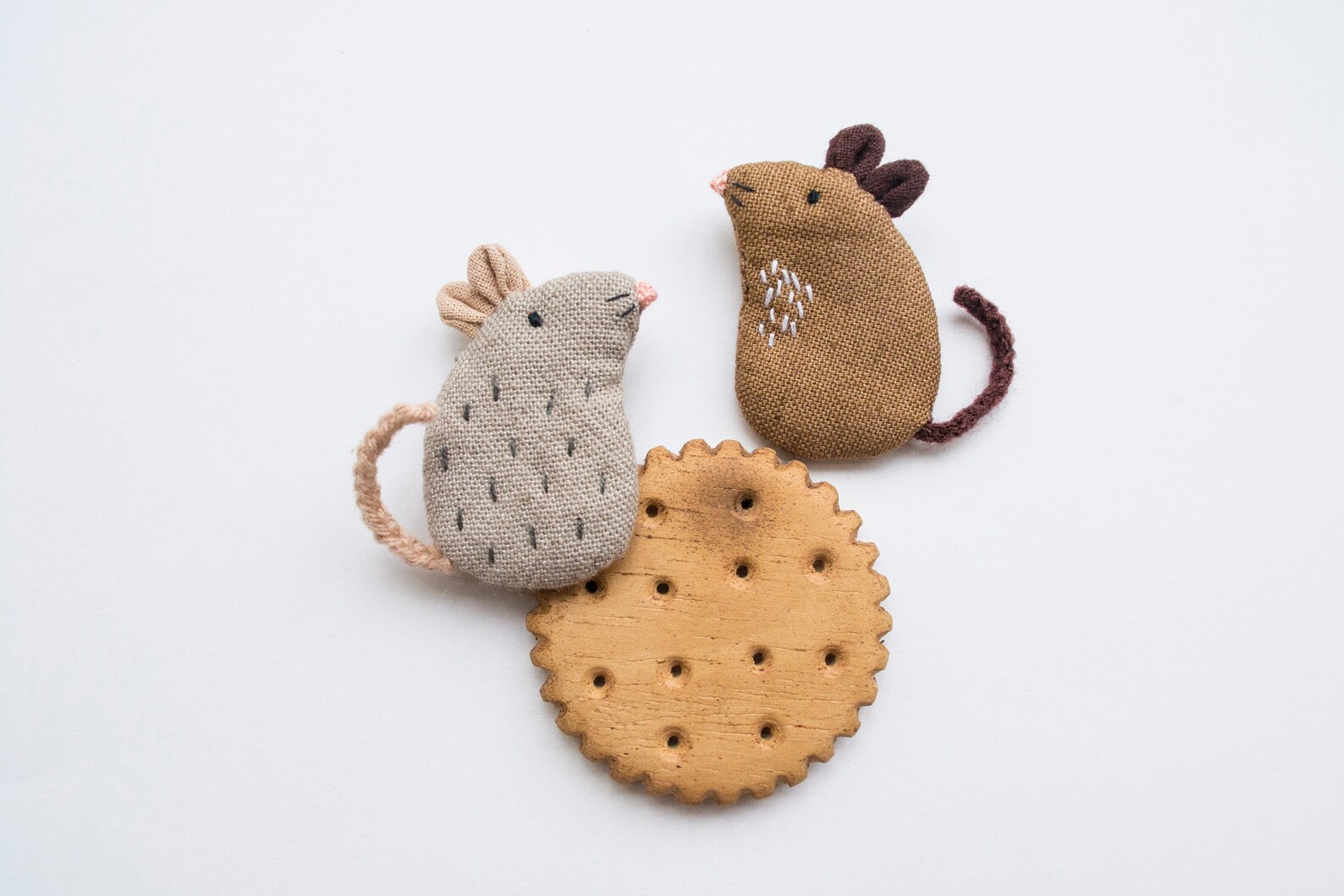 Friendship Mice mini embroidered brooch pins Dash and Scruff | Etsy