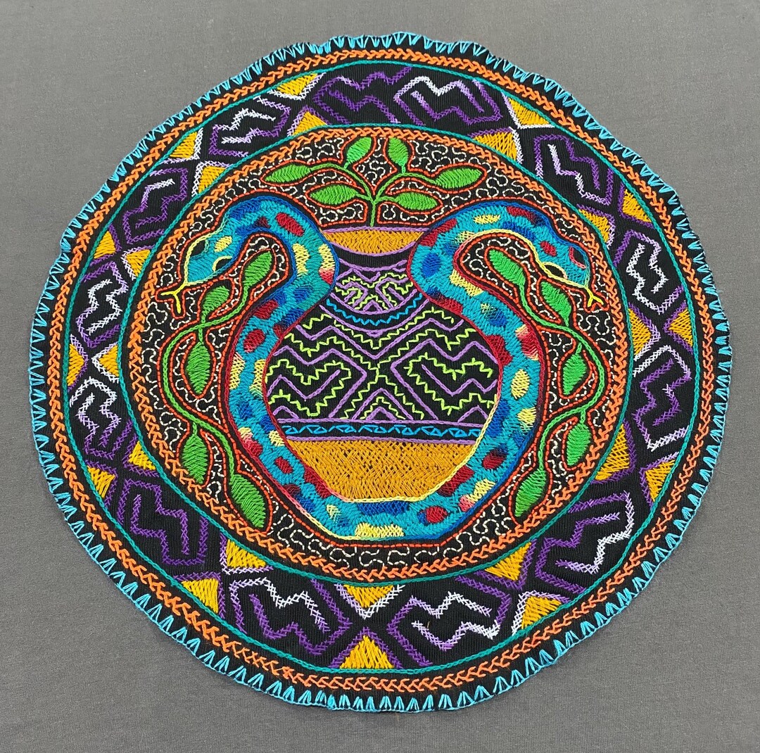 Shipibo Conibo Snake Weaving Embroidered Peruvian Textile Ceremonial ...