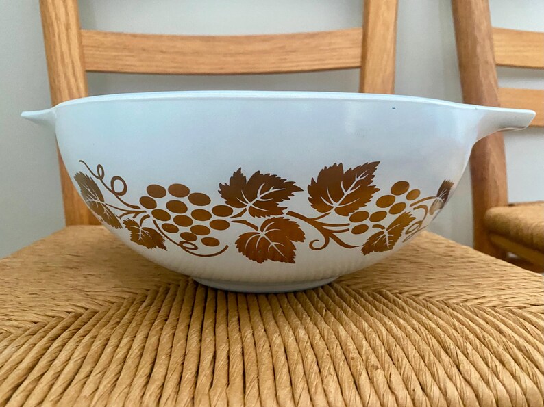 Vintage Pyrex Golden Grapes Cinderella Bowl 444 White & Delphite Blue 4 ...