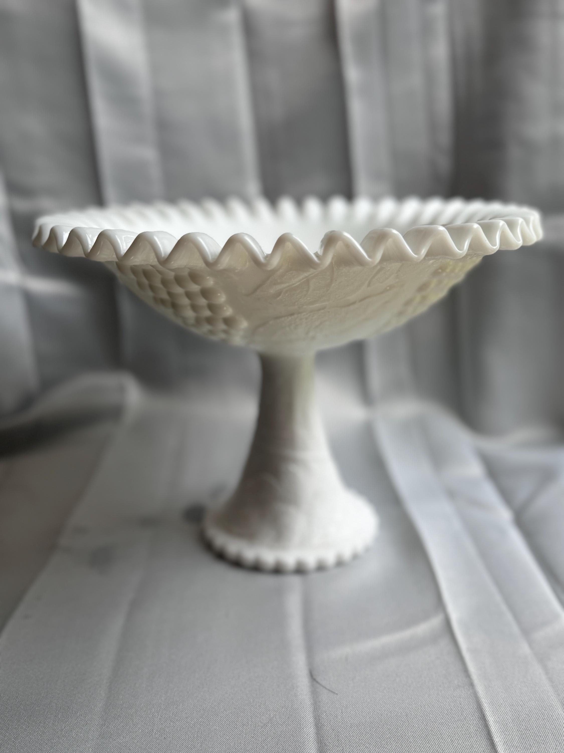 Vintage L.E. Smith Glass Co. USA White Milk Glass Grape & Leaves ...
