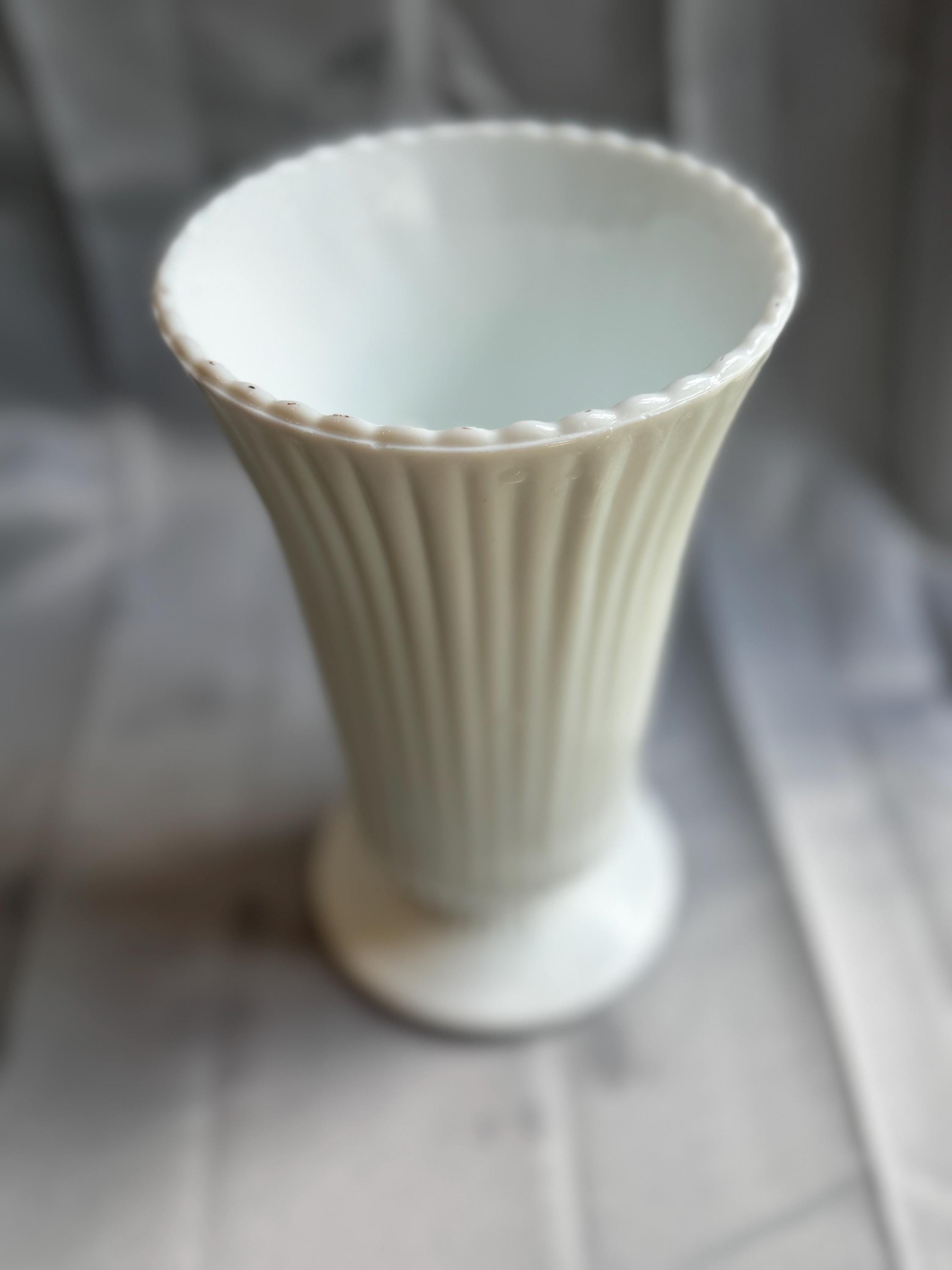 Vintage E.O. Brody USA Cleveland Ohio Milk Glass Ribbed M5000 7.75 in ...