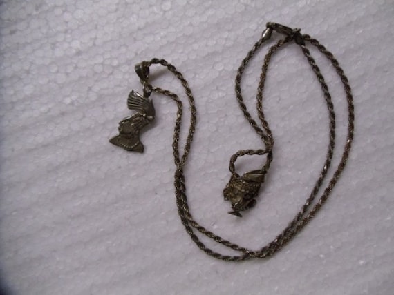 Aztec silver pendant and silver chain - Gem